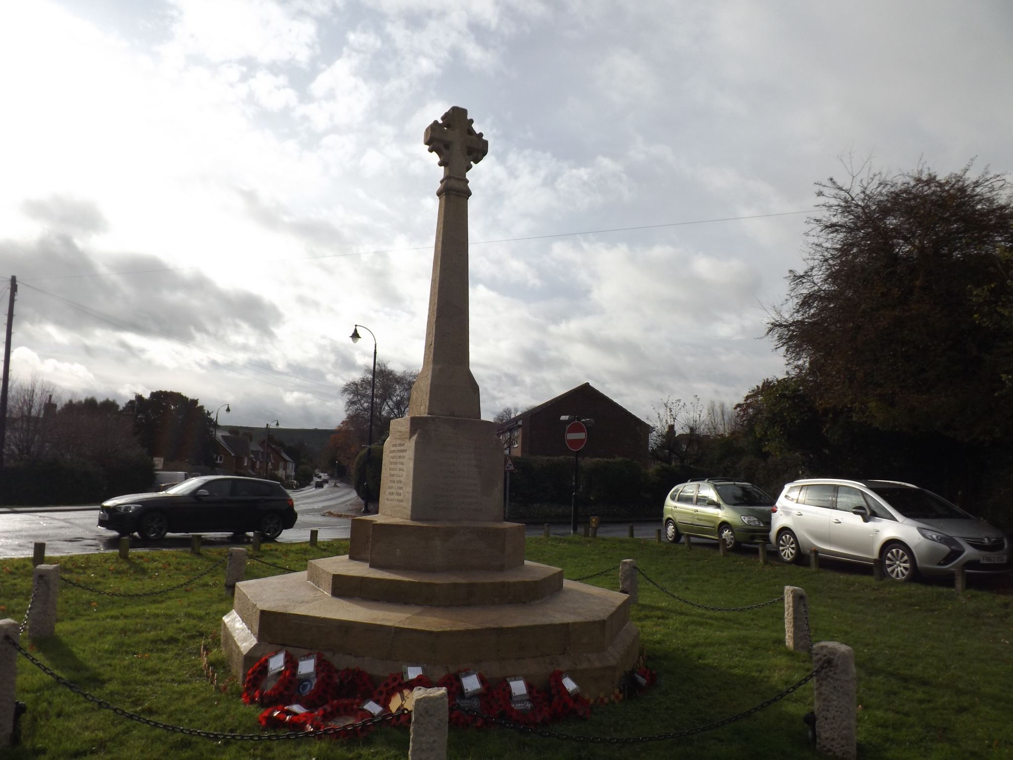 RINGMER VILLAGE - War Memorials Online
